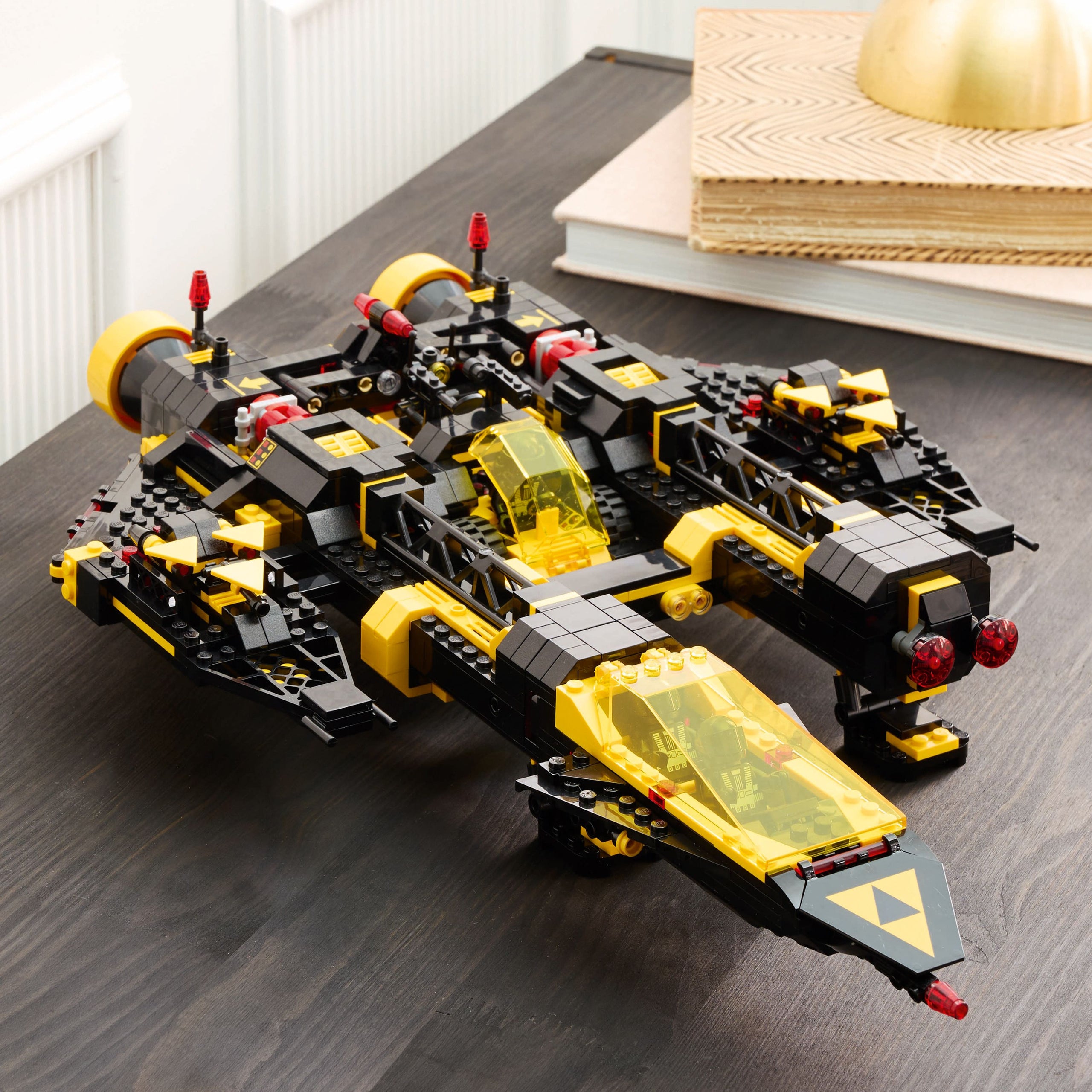 LEGO® ICONS™ Blacktron Renegade – AG LEGO® Certified Stores