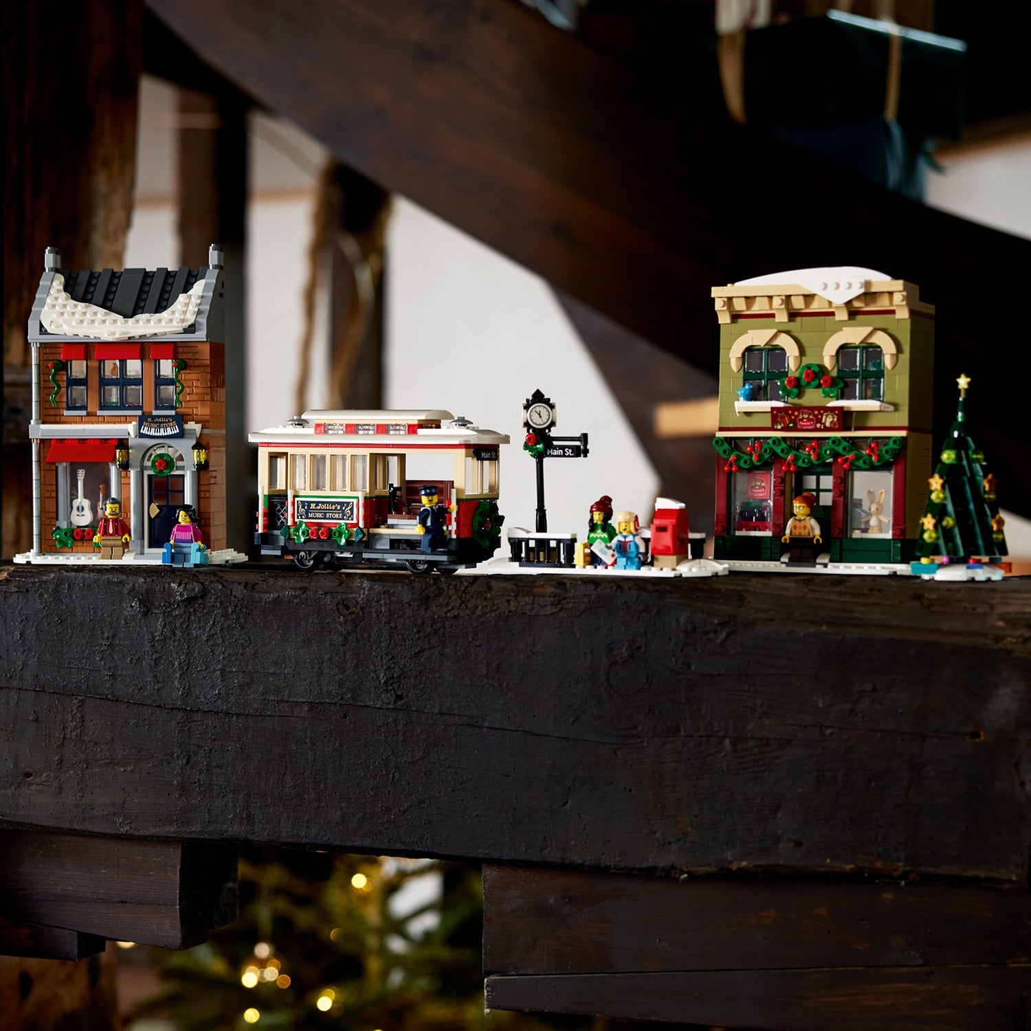 LEGO® ICONS™ Holiday Main Street – AG LEGO® Certified Stores