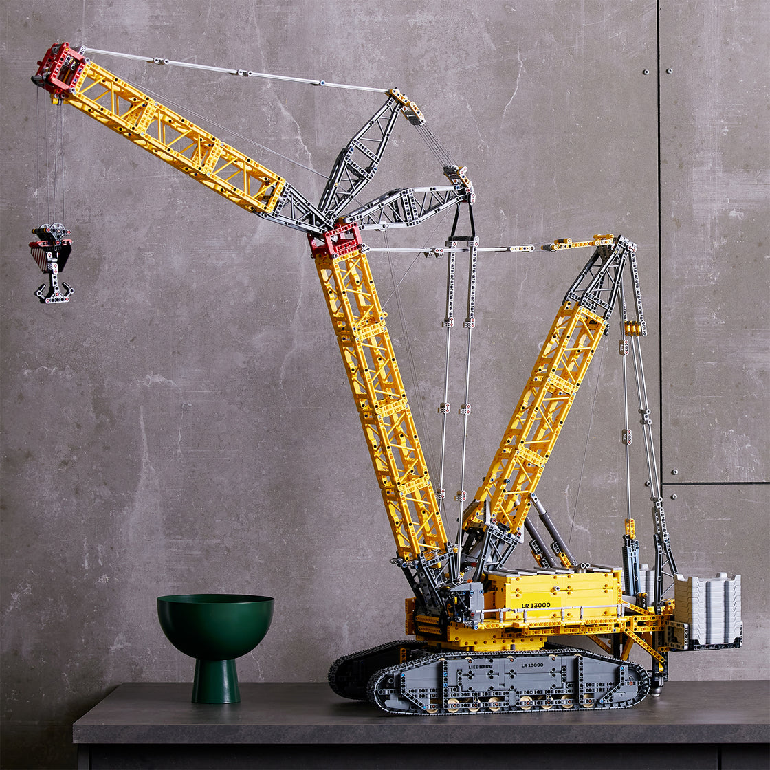 LEGO® TECHNIC™ Liebherr Crawler Crane LR 13000 – AG LEGO® Certified Stores