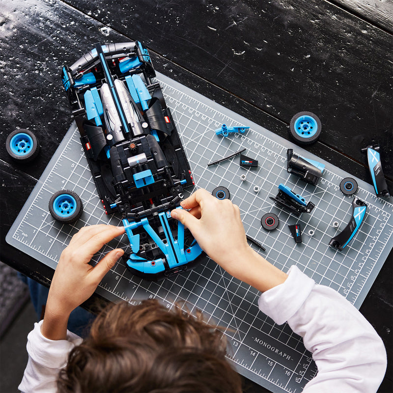 LEGO® Technic™ Bugatti Bolide Agile Blue – AG LEGO® Certified Stores