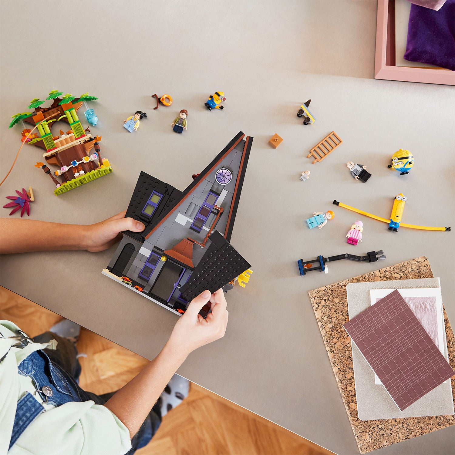 LEGO® Despicable Me 4 Minions and Gru's Family Mansion – AG LEGO ...