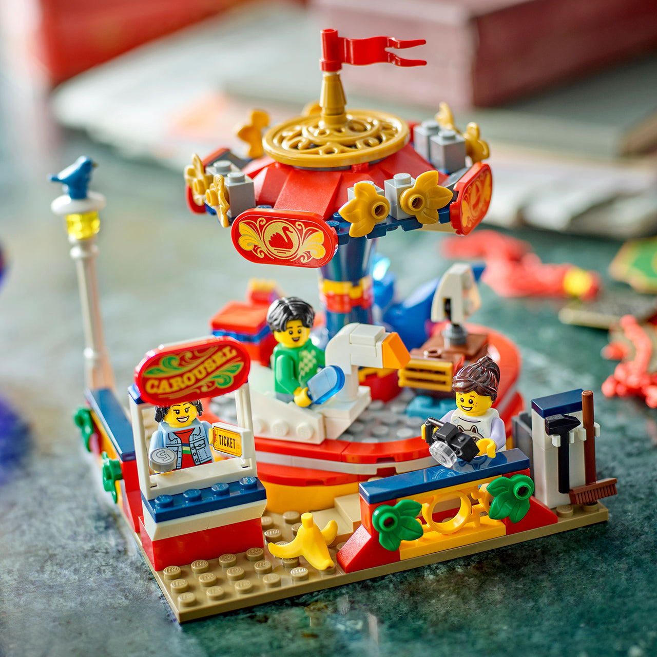 LEGO® Carousel Ride – AG LEGO® Certified Stores