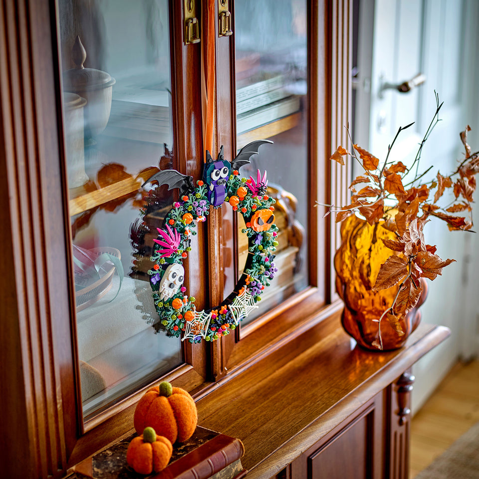 LEGO® Halloween Wreath – AG LEGO® Certified Stores