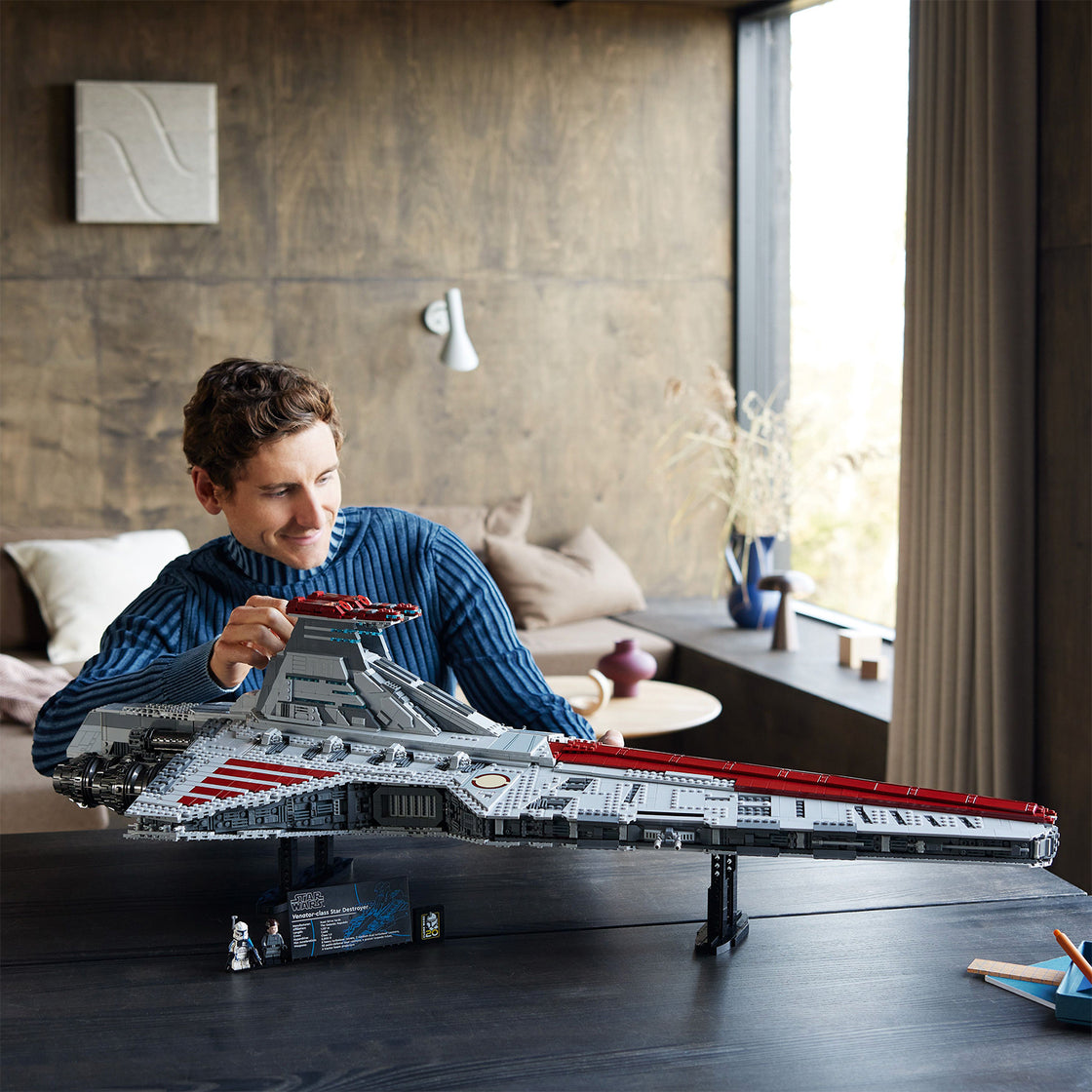 LEGO® Star Wars™ Venator-Class Republic Attack Cruiser - Ultimate Coll ...