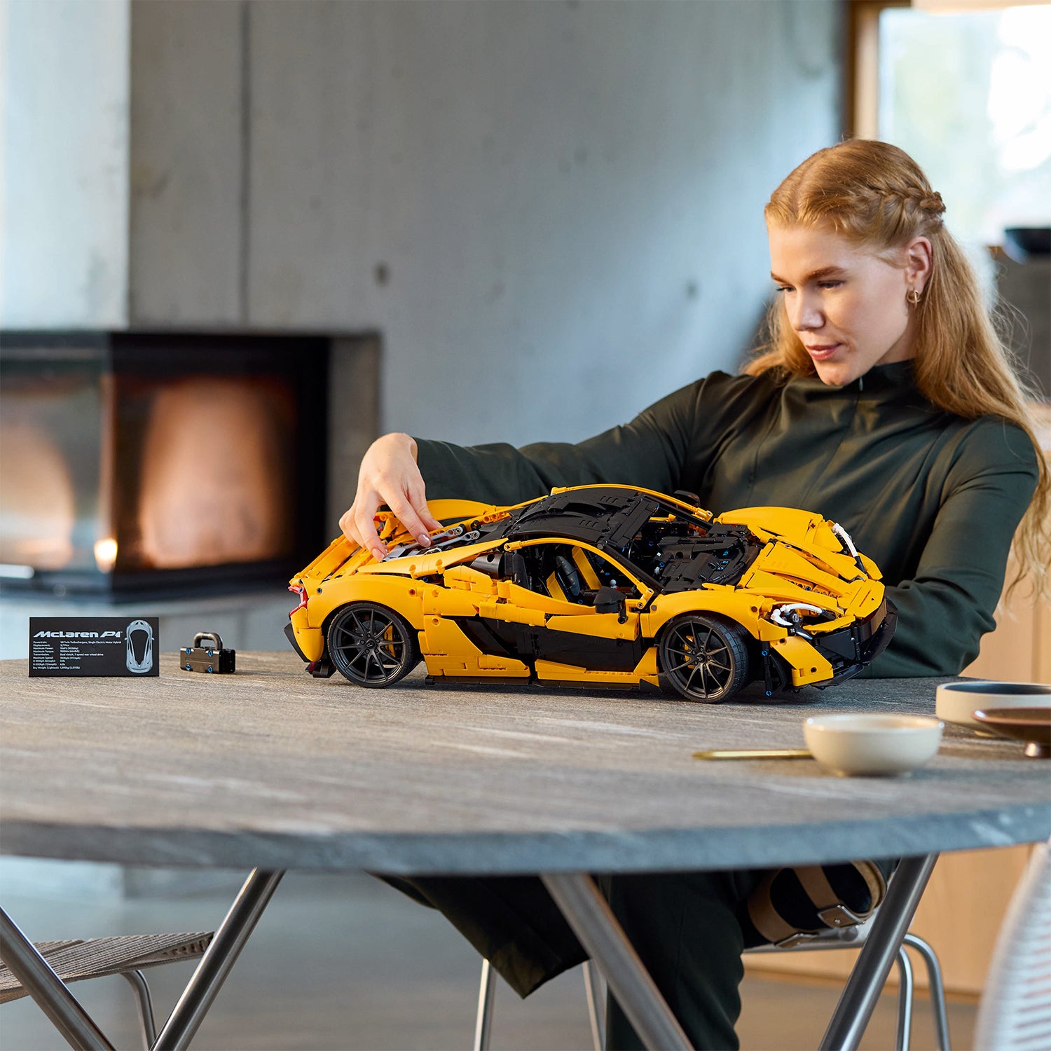 LEGO® Technic™ McLaren P1™ – AG LEGO® Certified Stores