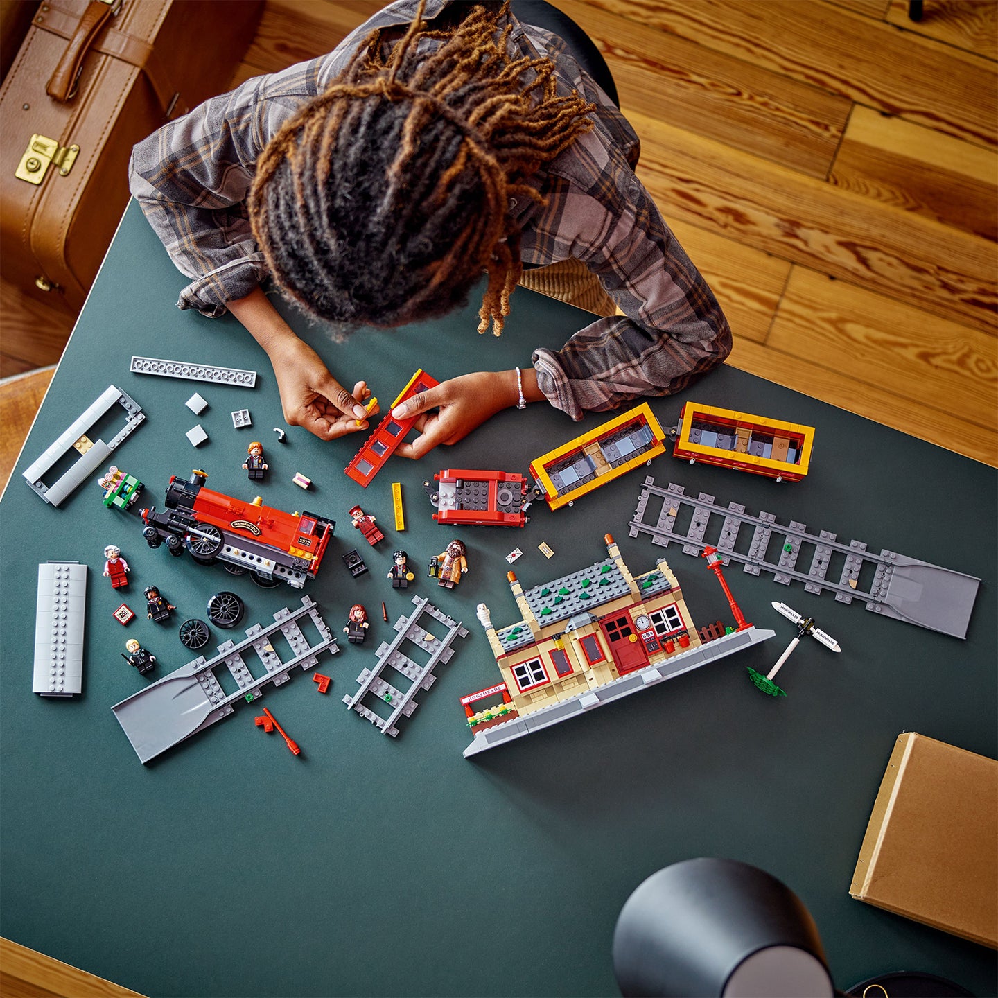 LEGO® Harry Potter™ Hogwarts Express™ & Hogsmeade™ Station – AG LEGO ...