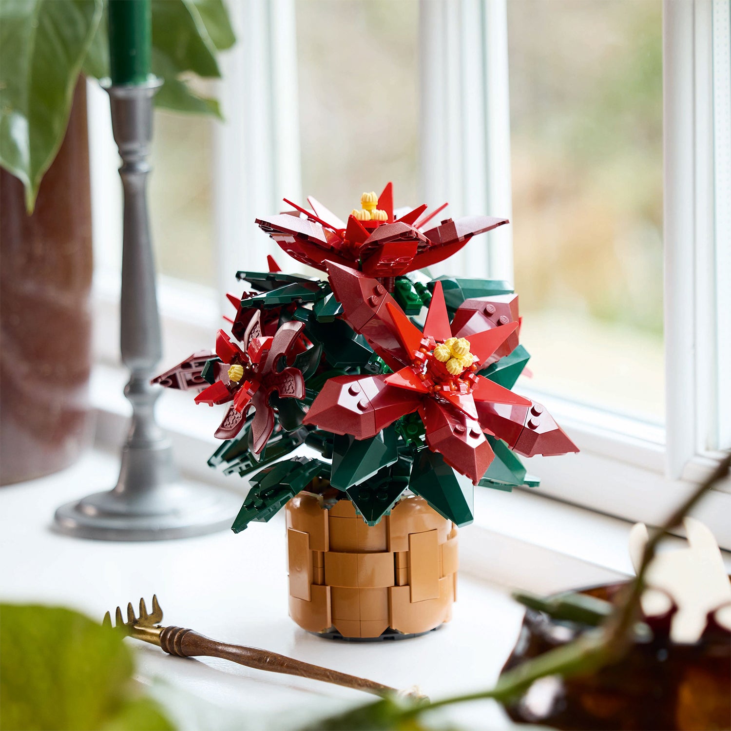 LEGO® ICONS™ Poinsettia – AG LEGO® Certified Stores