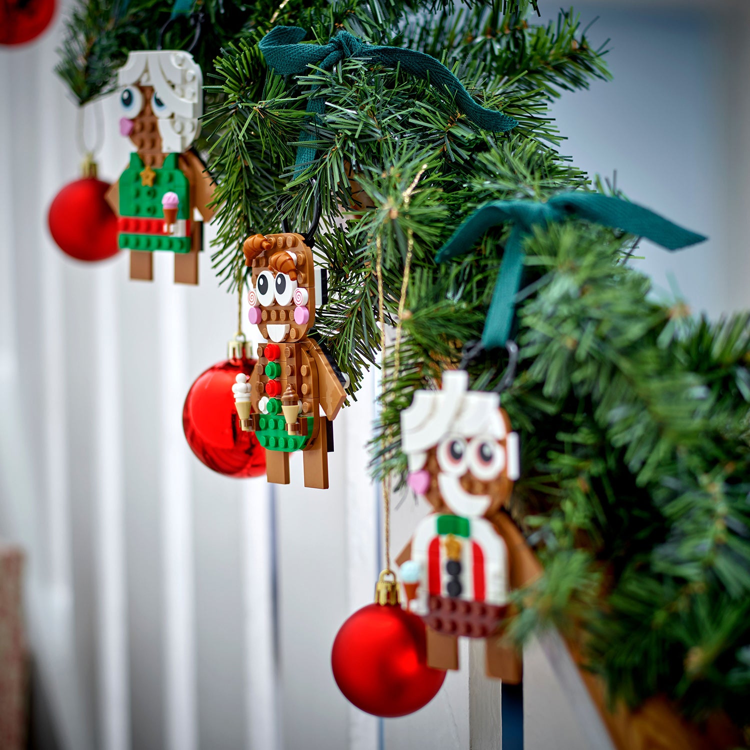 LEGO® Gingerbread Ornaments – AG LEGO® Certified Stores