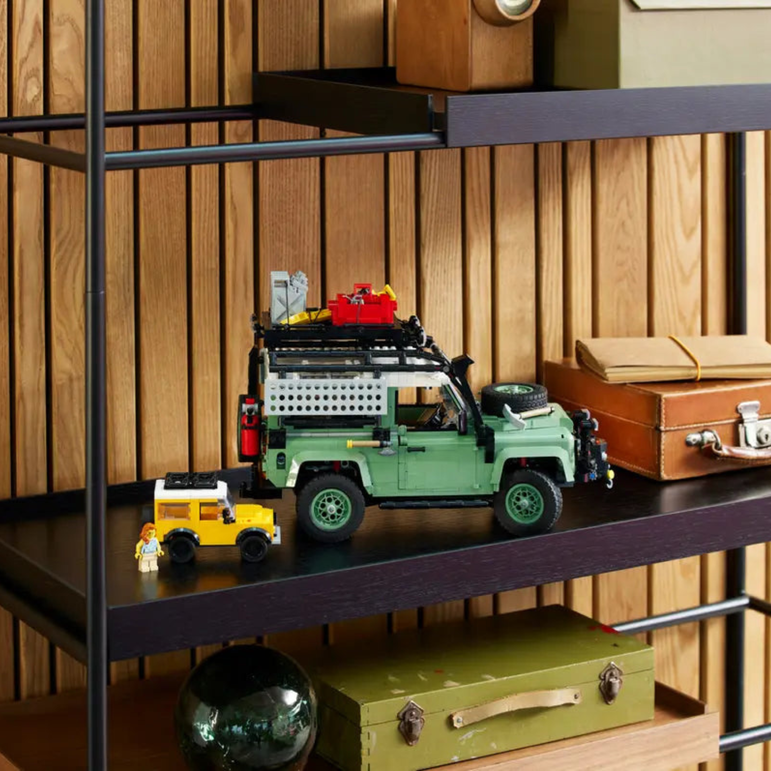 LEGO® Creator Land Rover Classic Defender – AG LEGO® Certified Stores