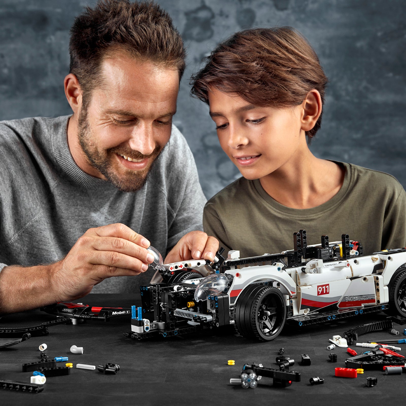 LEGO® Technic™ 42096 Porsche 911 RSR – AG LEGO® Certified Stores