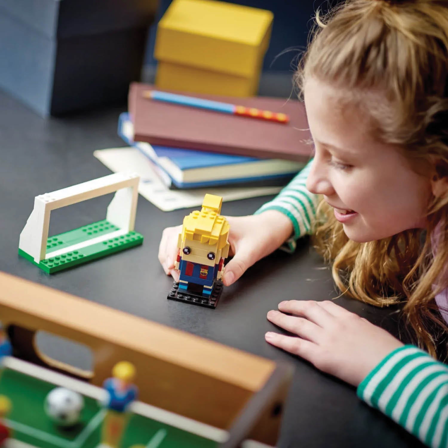 LEGO® BrickHeadz™ FC Barcelona Go Brick Me – AG LEGO® Certified Stores