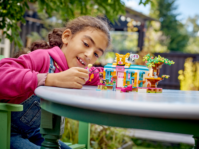 LEGO® Friends™ Cat Hotel – AG LEGO® Certified Stores