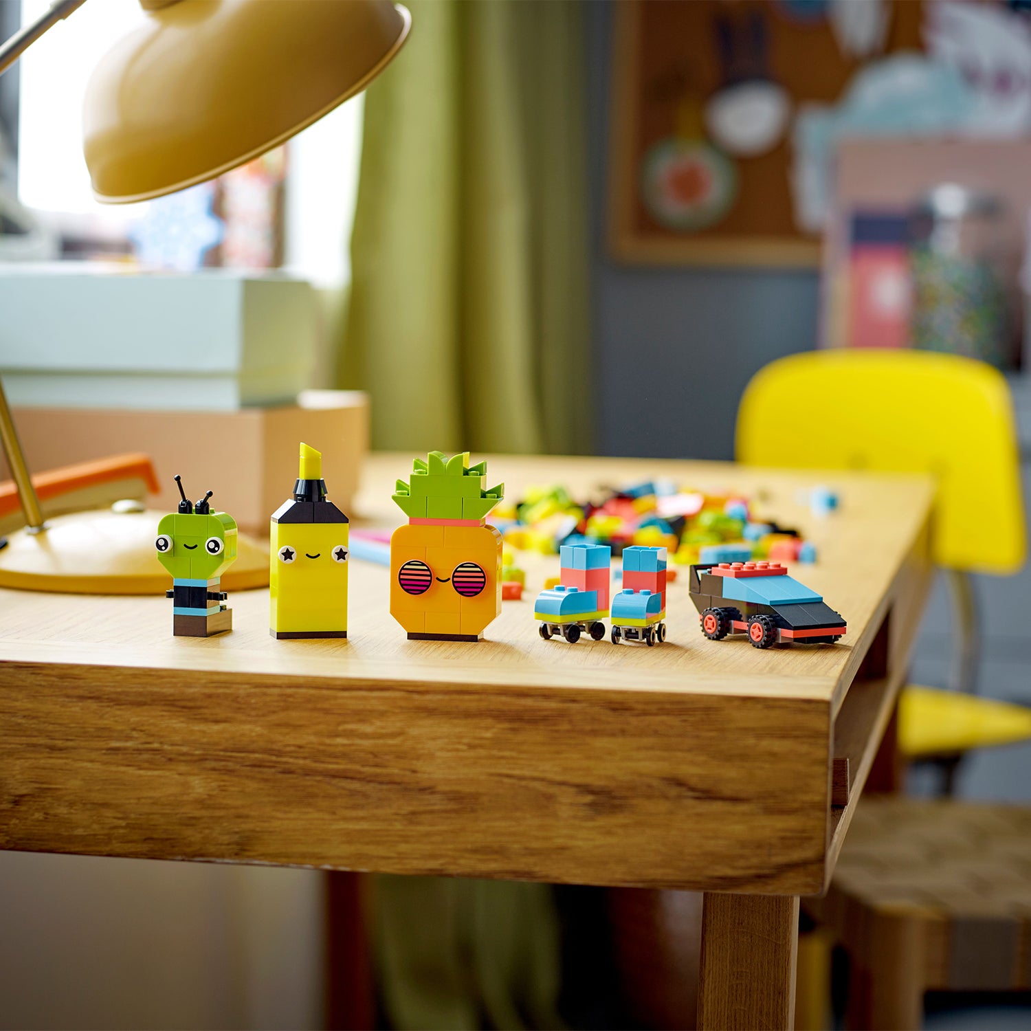 LEGO® Classic Creative Neon Fun – AG LEGO® Certified Stores