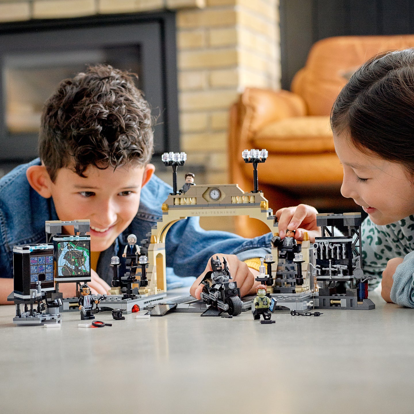 LEGO® DC Batman™ Batcave™: The Riddler™ Face-off – AG LEGO® Certified ...