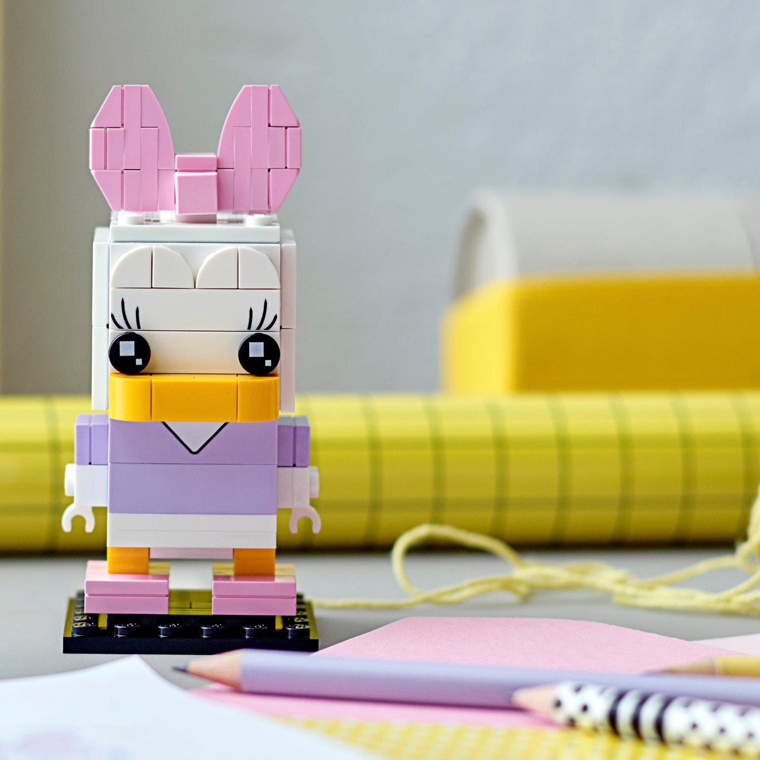 LEGO® BrickHeadz™ Disney Daisy Duck – AG LEGO® Certified Stores